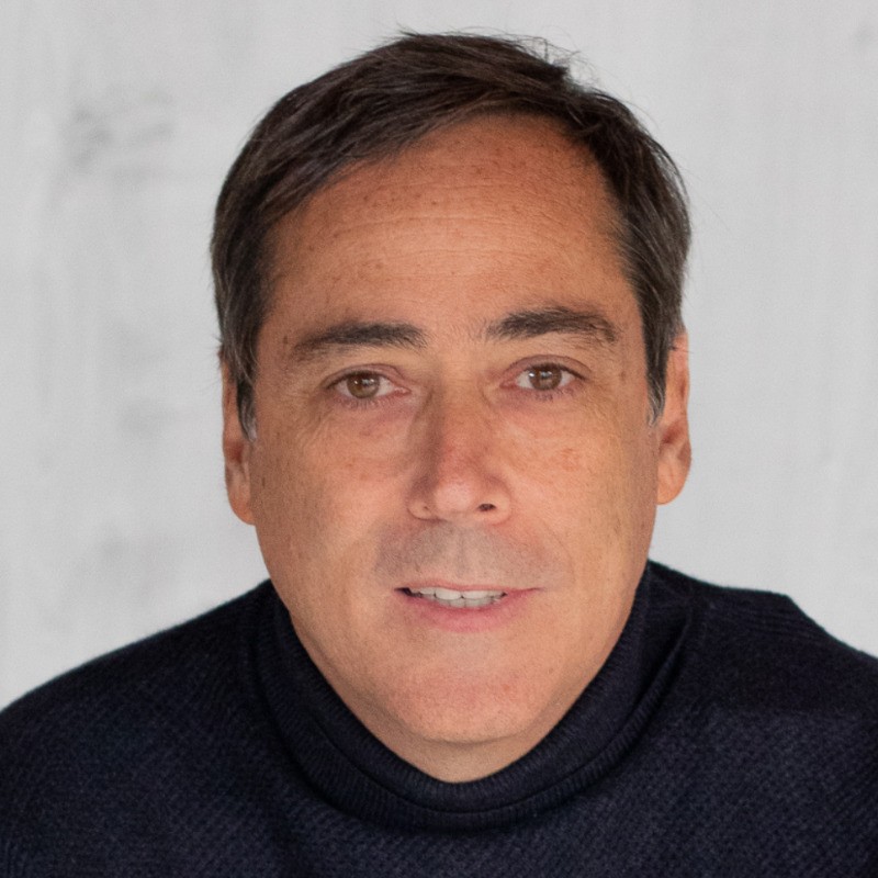 Felipe Ramírez - Facultad de Economía y Negocios