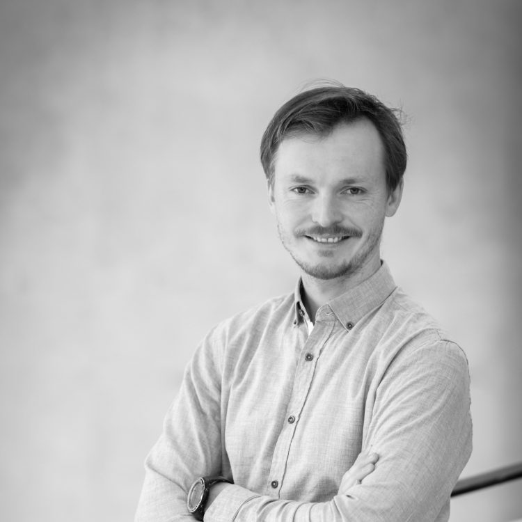 Tomás Santa María - Facultad de Economía y Negocios