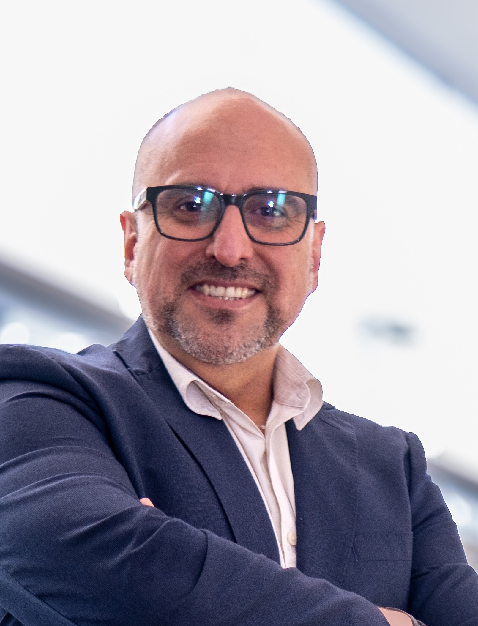 Rodrigo Farías - Facultad de Economía y Negocios